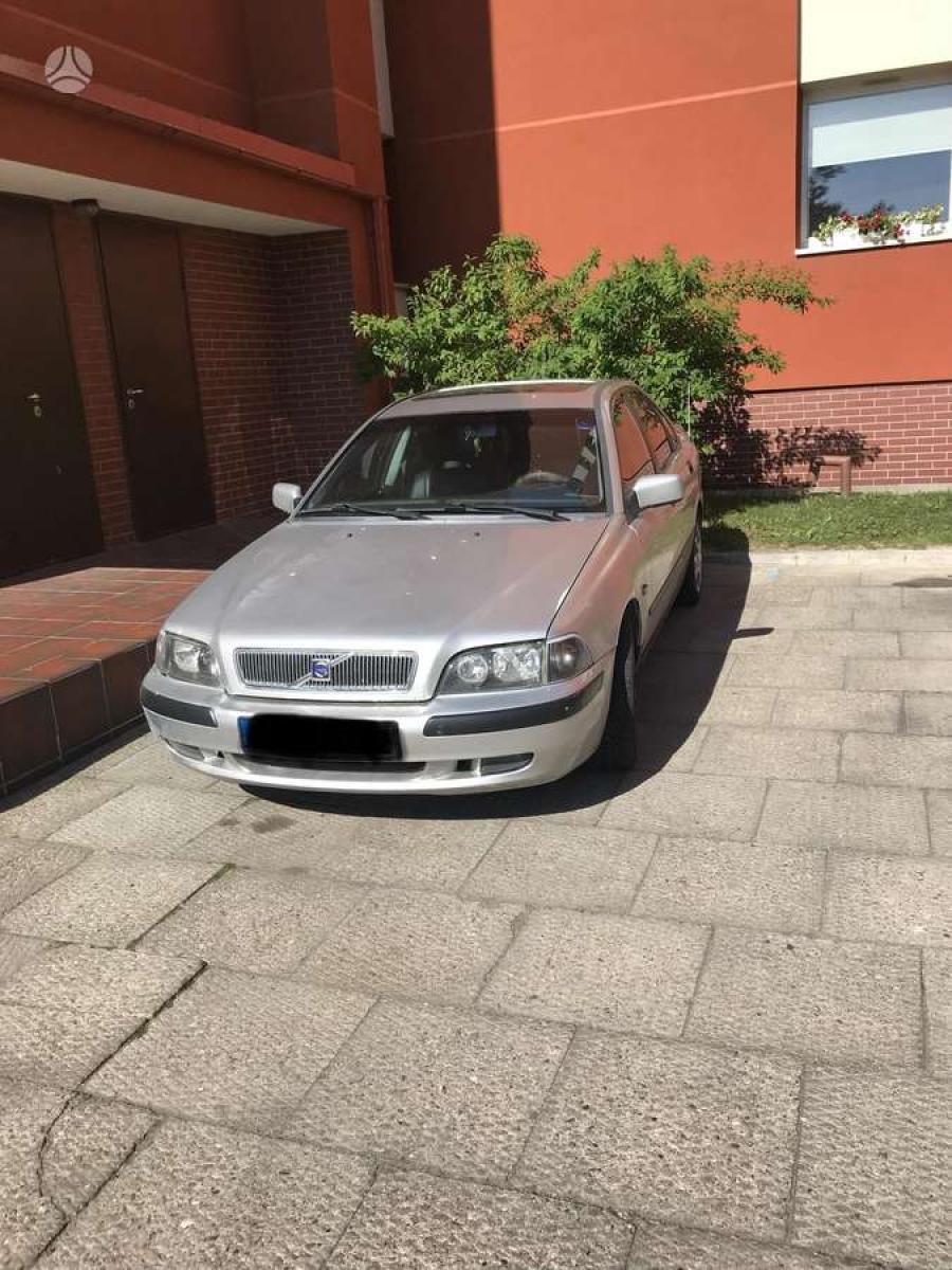 Pelēks Volvo S40 2001 Klaipėda, ar dzinēja tilpumu 1.95 L un nobraukumu 140 tūkst. km par 420 €, foto 3 vietnē AUTOMOTO.COM.LV