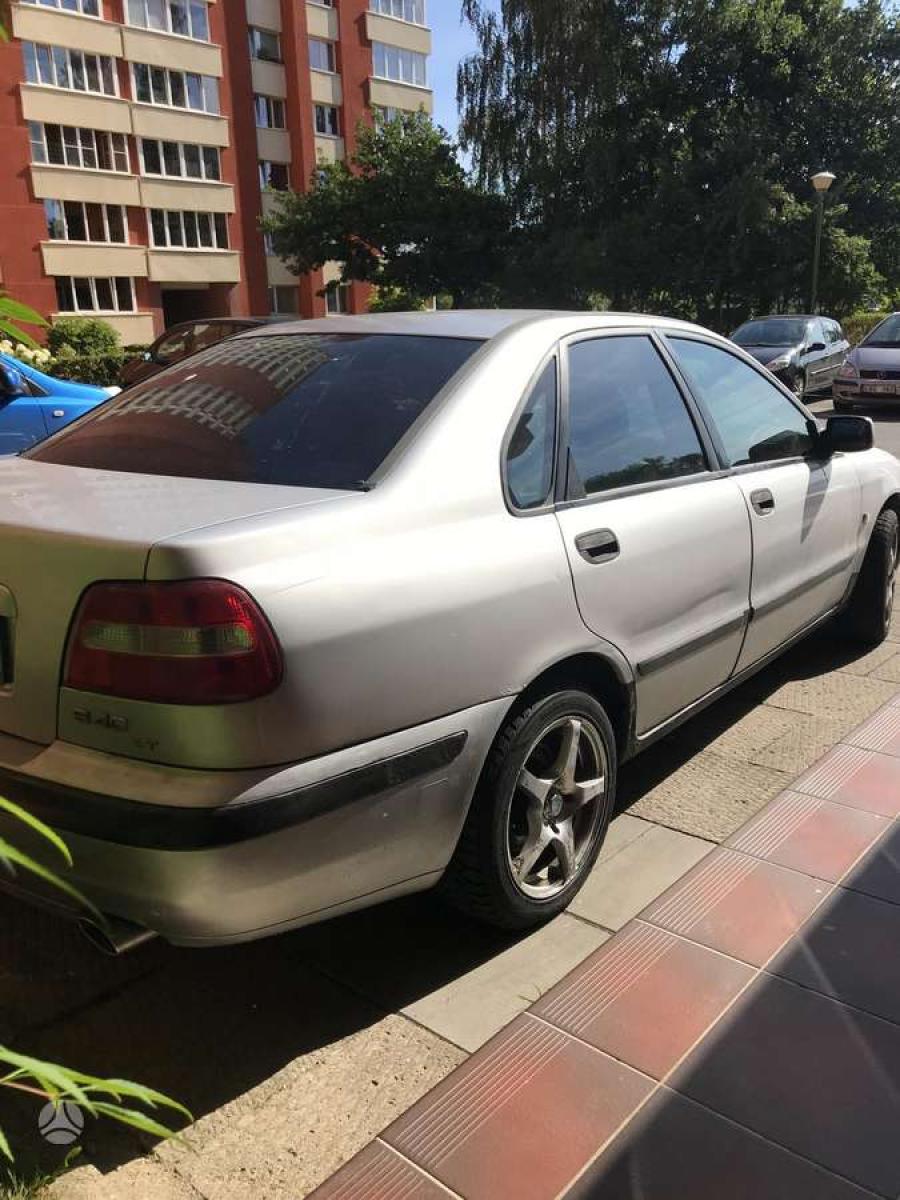 Pelēks Volvo S40 2001 Klaipėda, ar dzinēja tilpumu 1.95 L un nobraukumu 140 tūkst. km par 420 €, foto 5 vietnē AUTOMOTO.COM.LV