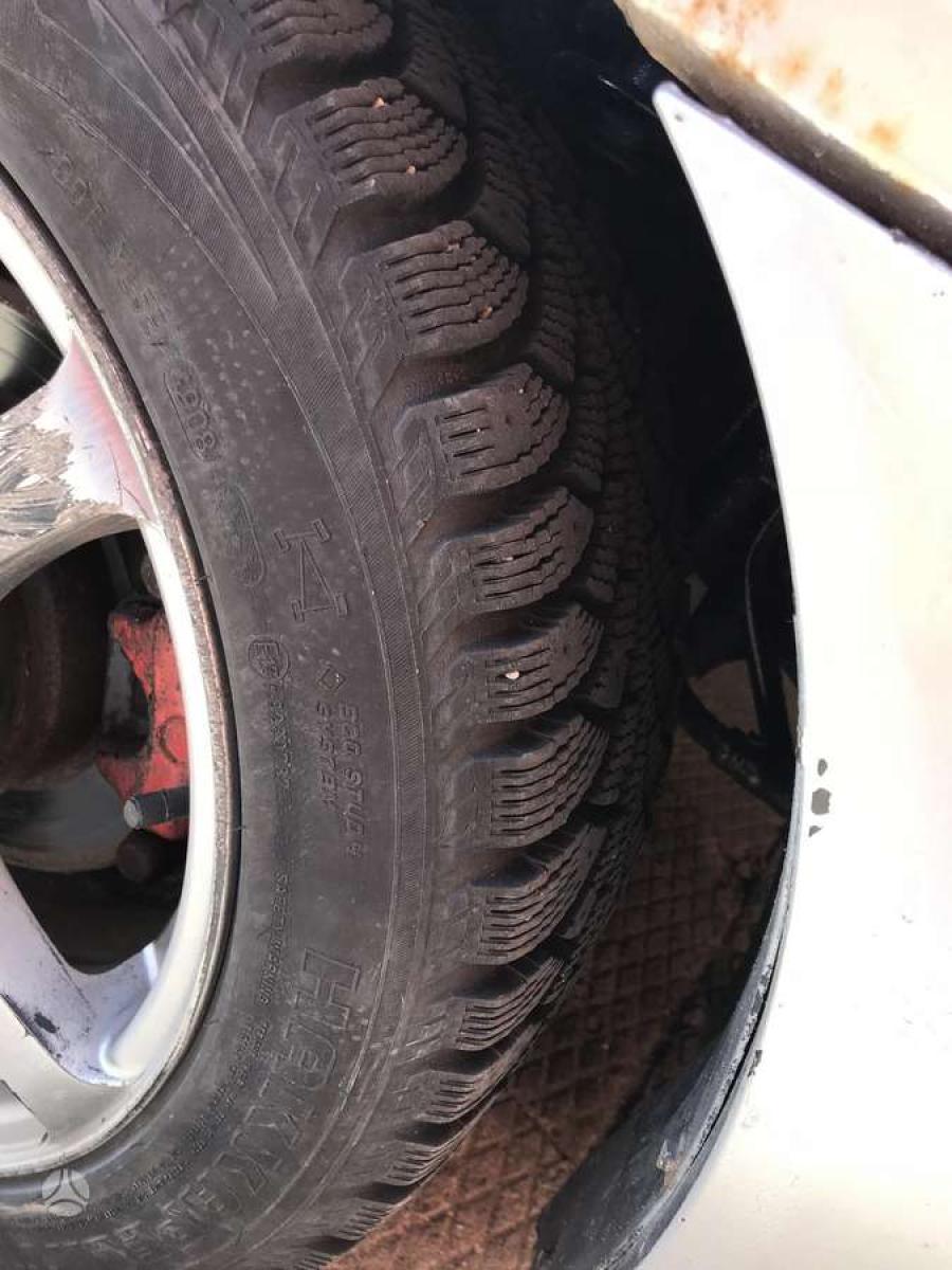 Pelēks Volvo S40 2001 Klaipėda, ar dzinēja tilpumu 1.95 L un nobraukumu 140 tūkst. km par 420 €, foto 7 vietnē AUTOMOTO.COM.LV