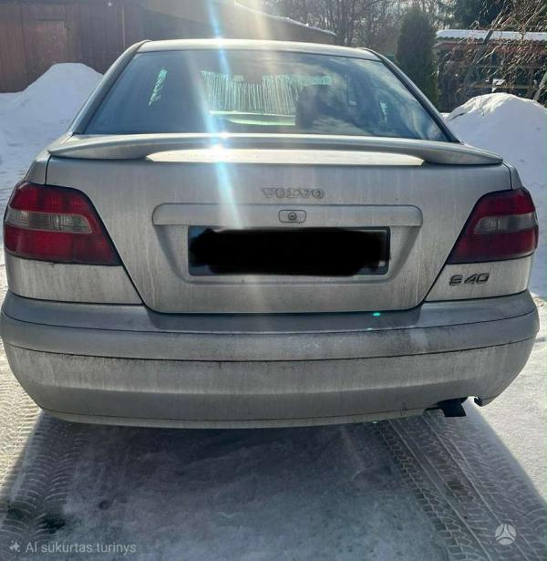 Pelēks Volvo S40 2003 Viļņa, ar dzinēja tilpumu 1.87 L un nobraukumu 264 tūkst. km par 1000 €, foto 4 vietnē AUTOMOTO.COM.LV