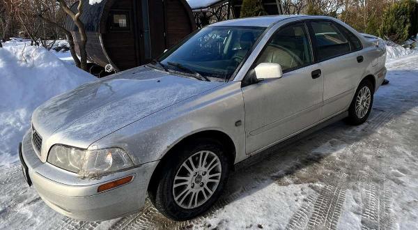 Pelēks Volvo S40 2003 Viļņa, ar dzinēja tilpumu 1.87 L un nobraukumu 264 tūkst. km par 1000 €, foto 6 vietnē AUTOMOTO.COM.LV