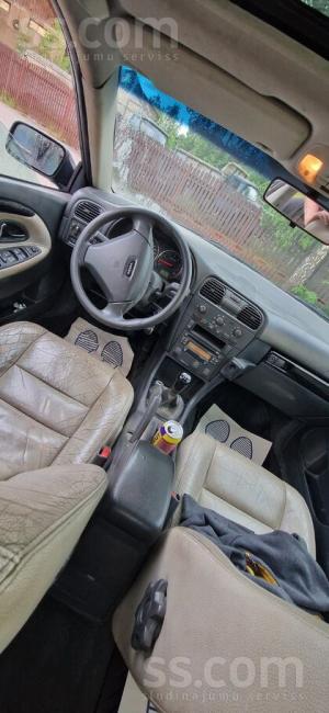 Grey Volvo S40 2003 in Valmiera, with an engine capacity of 1.80 L and mileage of 311 thousand km for 450 €, photo 5 on AUTOMOTO.COM.LV