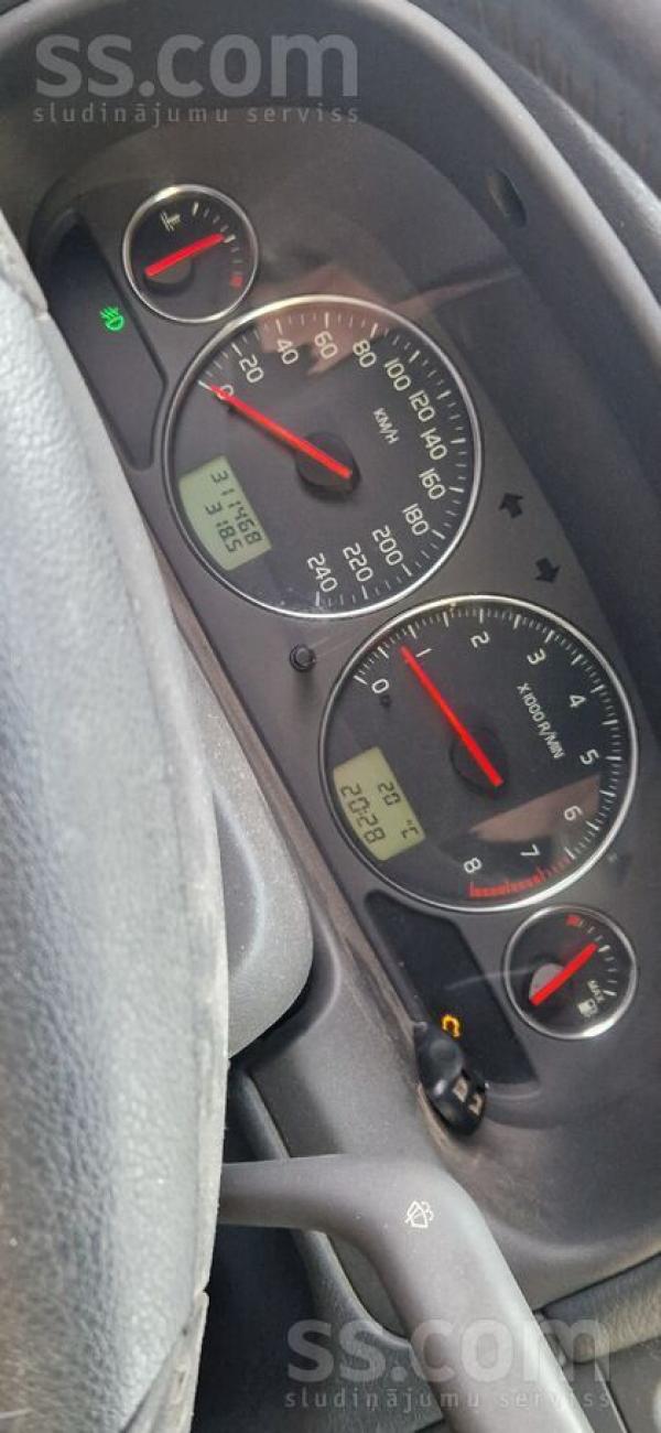Grey Volvo S40 2003 in Valmiera, with an engine capacity of 1.80 L and mileage of 311 thousand km for 450 €, photo 9 on AUTOMOTO.COM.LV