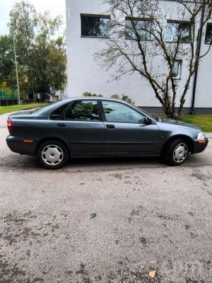 Pelēks Volvo S40 2003 Rīga, ar dzinēja tilpumu 1.90 L un nobraukumu 273 tūkst. km par 700 €, foto 3 vietnē AUTOMOTO.COM.LV