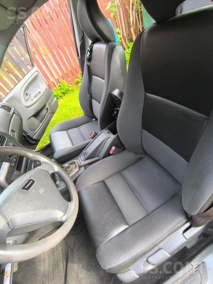 Pelēks Volvo S40 2003 Rīga, ar dzinēja tilpumu 1.90 L un nobraukumu 273 tūkst. km par 700 €, foto 8 vietnē AUTOMOTO.COM.LV