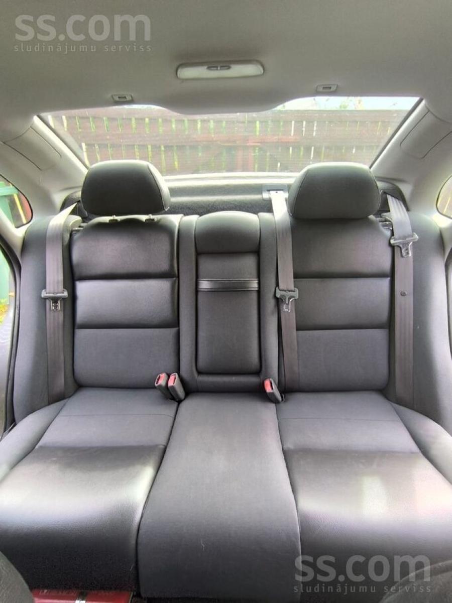 Pelēks Volvo S40 2003 Rīga, ar dzinēja tilpumu 1.90 L un nobraukumu 273 tūkst. km par 700 €, foto 9 vietnē AUTOMOTO.COM.LV