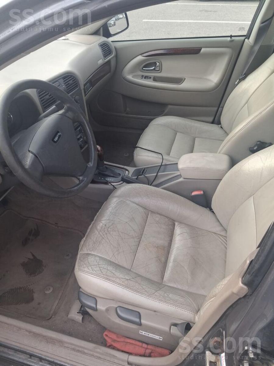 Grey Volvo S40 2003 in Riga, with an engine capacity of 1.80 L and mileage of 280 thousand km for 500 €, photo 4 on AUTOMOTO.COM.LV