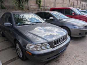 Grey Volvo S40 2003 in Vilnius, with an engine capacity of 1.87 L and mileage of 266 thousand km for 460 €, photo 5 on AUTOMOTO.COM.LV