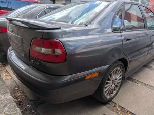 Grey Volvo S40 2003 in Vilnius, with an engine capacity of 1.87 L and mileage of 266 thousand km for 460 €, photo 7 on AUTOMOTO.COM.LV