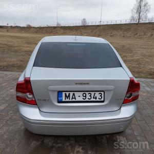 Pelēks Volvo S40 2004 Jēkabpils, ar dzinēja tilpumu 2.00 L un nobraukumu 333 tūkst. km par 400 €, foto 5 vietnē AUTOMOTO.COM.LV