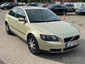 Pelēks Volvo S40 2004 Rīga, ar dzinēja tilpumu 2.00 L un nobraukumu 0 tūkst. km par 3000 €, foto 2 vietnē AUTOMOTO.COM.LV
