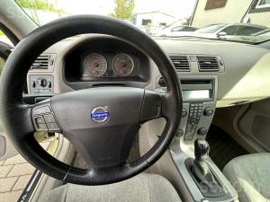 Pelēks Volvo S40 2004 Rīga, ar dzinēja tilpumu 2.00 L un nobraukumu 0 tūkst. km par 3000 €, foto 9 vietnē AUTOMOTO.COM.LV