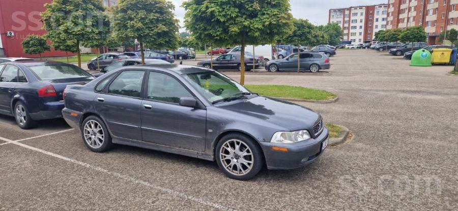 Pelēks Volvo S40 2004 Aizkraukle, ar dzinēja tilpumu 1.80 L un nobraukumu 209 tūkst. km par 3600 €, foto 1 vietnē AUTOMOTO.COM.LV