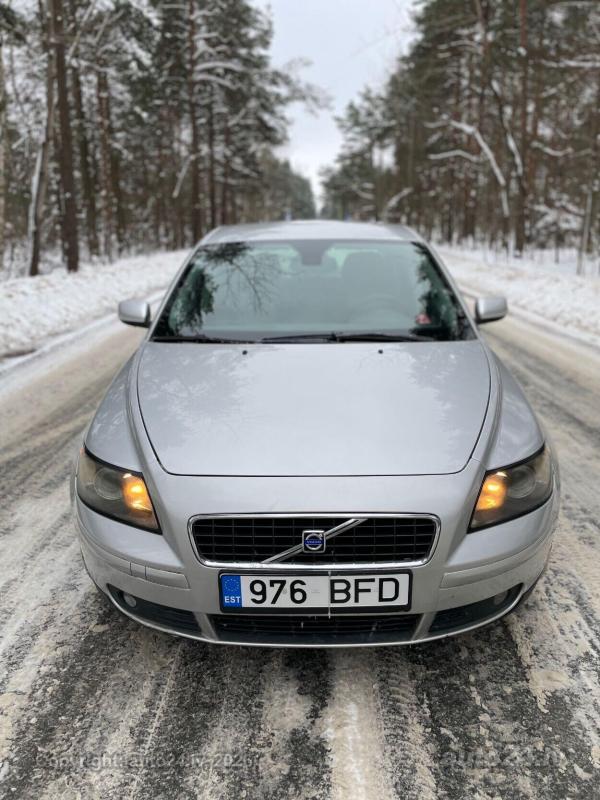 Grey Volvo S40 2004 in Tallinn, with an engine capacity of 2.00 L and mileage of 330 thousand km for 1600 €, photo 2 on AUTOMOTO.COM.LV