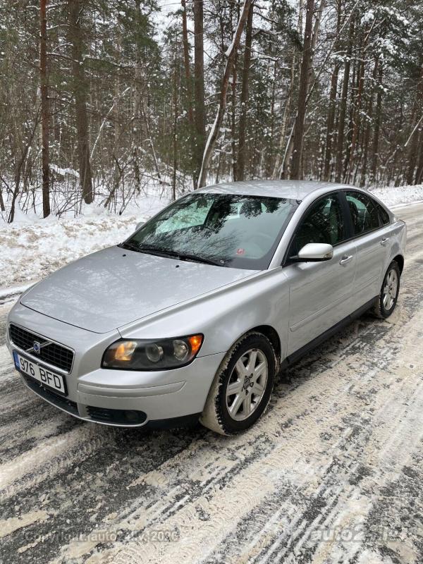 Grey Volvo S40 2004 in Tallinn, with an engine capacity of 2.00 L and mileage of 330 thousand km for 1600 €, photo 3 on AUTOMOTO.COM.LV
