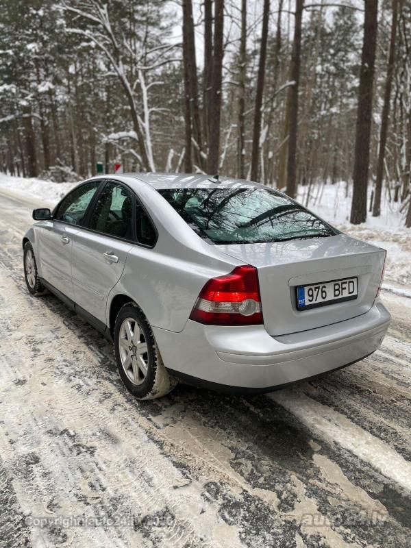 Grey Volvo S40 2004 in Tallinn, with an engine capacity of 2.00 L and mileage of 330 thousand km for 1600 €, photo 6 on AUTOMOTO.COM.LV