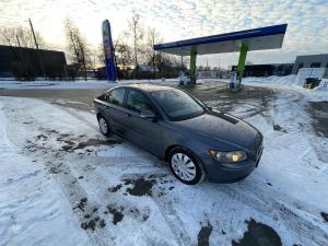 Grey Volvo S40 2004 in Kaunas, with an engine capacity of 2.00 L and mileage of 326 thousand km for 1600 €, photo 4 on AUTOMOTO.COM.LV