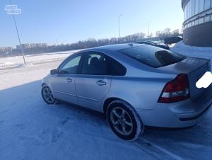 Pelēks Volvo S40 2004 Viļņa, ar dzinēja tilpumu 2.00 L un nobraukumu 320 tūkst. km par 1300 €, foto 4 vietnē AUTOMOTO.COM.LV