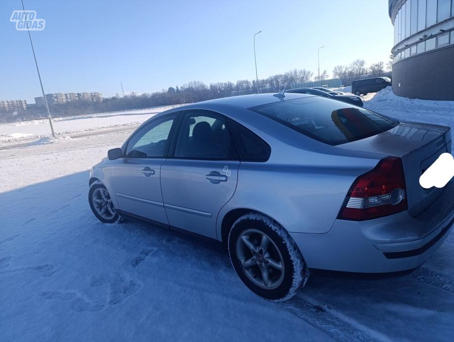 Pelēks Volvo S40 2004 Viļņa, ar dzinēja tilpumu 2.00 L un nobraukumu 320 tūkst. km par 1300 €, foto 4 vietnē AUTOMOTO.COM.LV