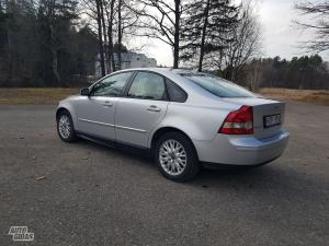 Grey Volvo S40 2004 in Vilnius, with an engine capacity of 2.00 L and mileage of 228 thousand km for 1080 €, photo 3 on AUTOMOTO.COM.LV