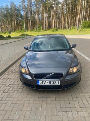 Grey Volvo S40 2004 in Riga, with an engine capacity of 2.00 L and mileage of 338 thousand km for 1600 €, photo  on AUTOMOTO.COM.LV