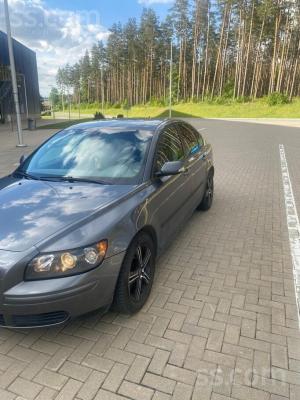 Pelēks Volvo S40 2004 Rīga, ar dzinēja tilpumu 2.00 L un nobraukumu 338 tūkst. km par 1600 €, foto 3 vietnē AUTOMOTO.COM.LV