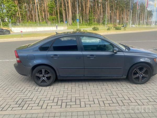 Серый Вольво С40 2004 в Рига, объемом двигателя 2.00 л и пробегом 338 тыс. км за 1600 €, фото 5 на AUTOMOTO.COM.LV
