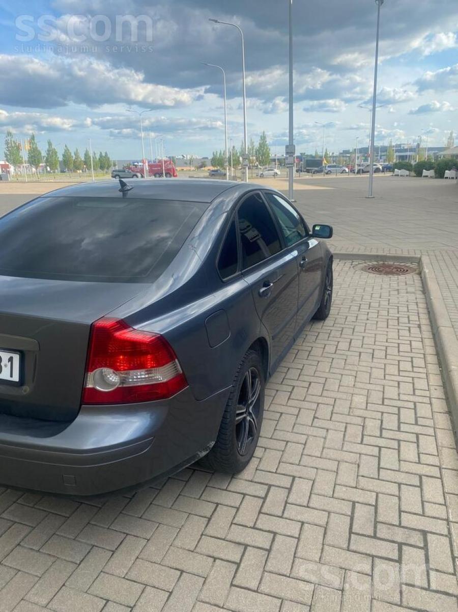 Pelēks Volvo S40 2004 Rīga, ar dzinēja tilpumu 2.00 L un nobraukumu 338 tūkst. km par 1600 €, foto 7 vietnē AUTOMOTO.COM.LV