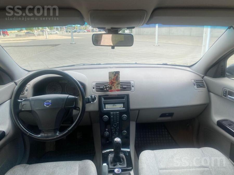 Pelēks Volvo S40 2004 Rīga, ar dzinēja tilpumu 2.00 L un nobraukumu 338 tūkst. km par 1600 €, foto 11 vietnē AUTOMOTO.COM.LV