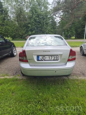 Pelēks Volvo S40 2004 Gulbene, ar dzinēja tilpumu 2.00 L un nobraukumu 364 tūkst. km par 1450 €, foto 6 vietnē AUTOMOTO.COM.LV