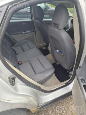 Pelēks Volvo S40 2004 Gulbene, ar dzinēja tilpumu 2.00 L un nobraukumu 364 tūkst. km par 1450 €, foto 8 vietnē AUTOMOTO.COM.LV