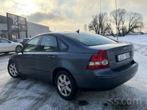 Серый Вольво С40 2004 в Рига, объемом двигателя 2.00 л и пробегом 358 тыс. км за 1350 €, фото 5 на AUTOMOTO.COM.LV