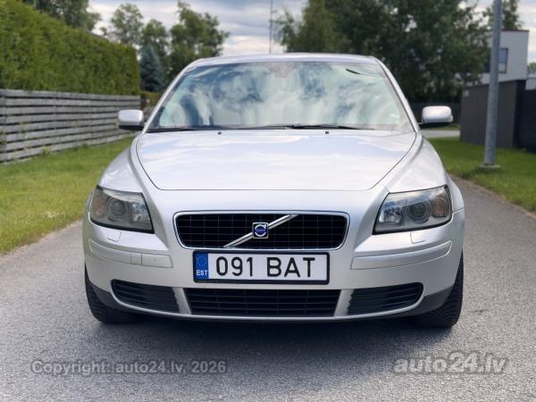 Pelēks Volvo S40 2004 Tallina, ar dzinēja tilpumu 2.40 L un nobraukumu 338 tūkst. km par 1850 €, foto 5 vietnē AUTOMOTO.COM.LV