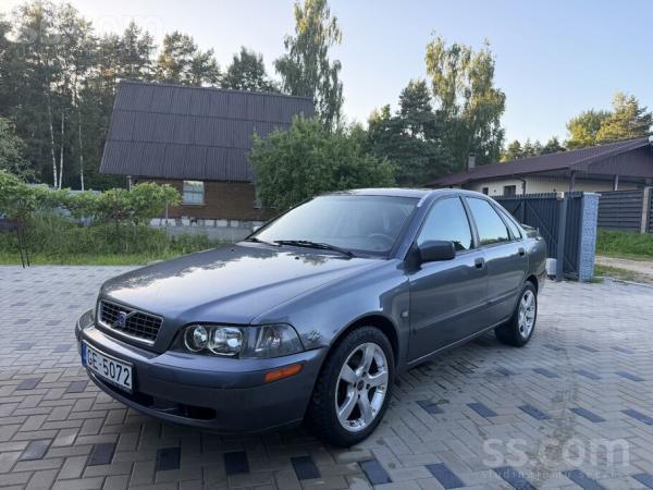 Grey Volvo S40 2004 in Riga, with an engine capacity of 1.90 L and mileage of 210 thousand km for 1150 €, photo 1 on AUTOMOTO.COM.LV