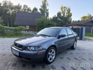 Grey Volvo S40 2004 in Riga, with an engine capacity of 1.90 L and mileage of 210 thousand km for 1150 €, photo  on AUTOMOTO.COM.LV