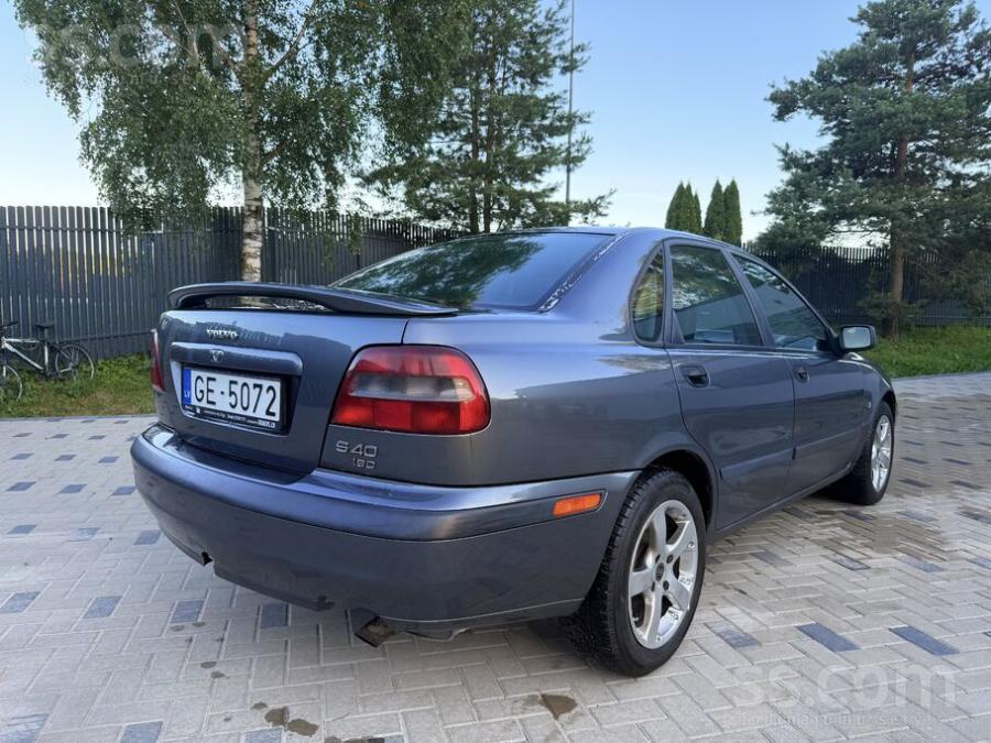 Pelēks Volvo S40 2004 Rīga, ar dzinēja tilpumu 1.90 L un nobraukumu 210 tūkst. km par 1150 €, foto 3 vietnē AUTOMOTO.COM.LV
