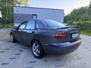 Pelēks Volvo S40 2004 Rīga, ar dzinēja tilpumu 1.90 L un nobraukumu 210 tūkst. km par 1150 €, foto 5 vietnē AUTOMOTO.COM.LV