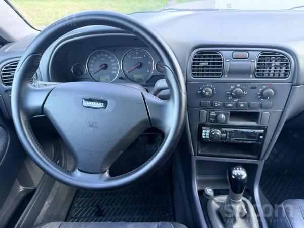 Grey Volvo S40 2004 in Riga, with an engine capacity of 1.90 L and mileage of 210 thousand km for 1150 €, photo 5 on AUTOMOTO.COM.LV