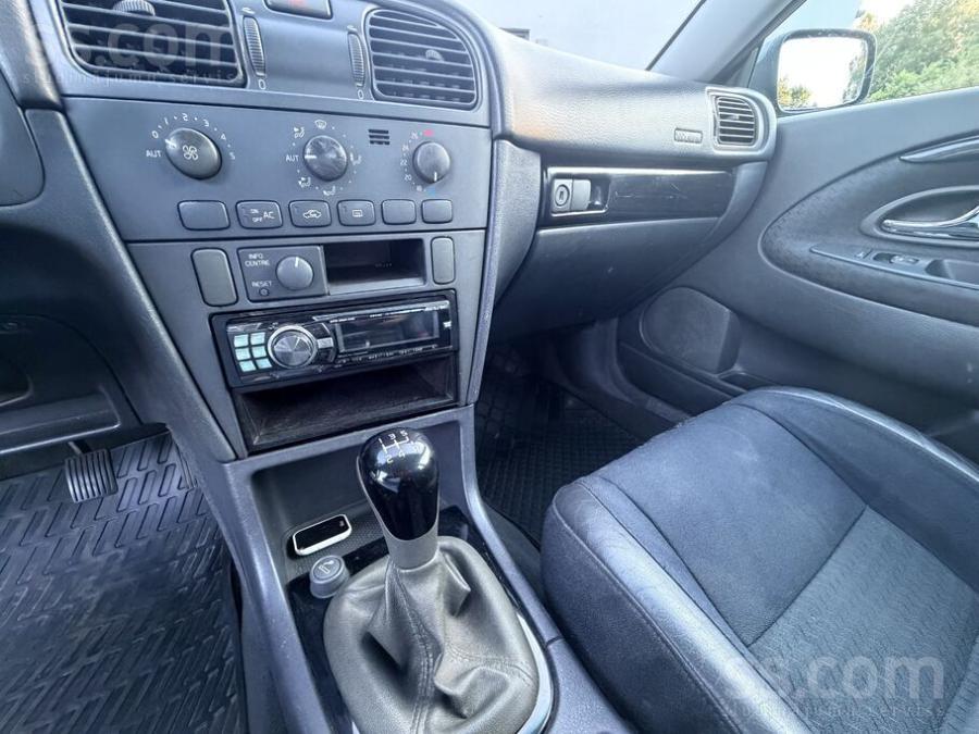 Pelēks Volvo S40 2004 Rīga, ar dzinēja tilpumu 1.90 L un nobraukumu 210 tūkst. km par 1150 €, foto 7 vietnē AUTOMOTO.COM.LV