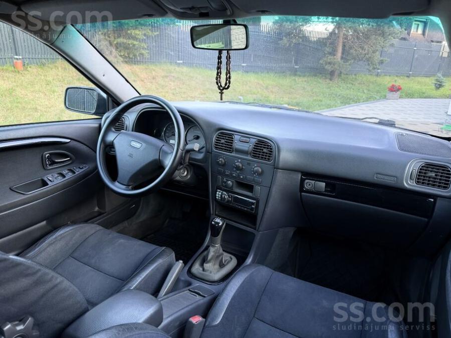 Pelēks Volvo S40 2004 Rīga, ar dzinēja tilpumu 1.90 L un nobraukumu 210 tūkst. km par 1150 €, foto 8 vietnē AUTOMOTO.COM.LV