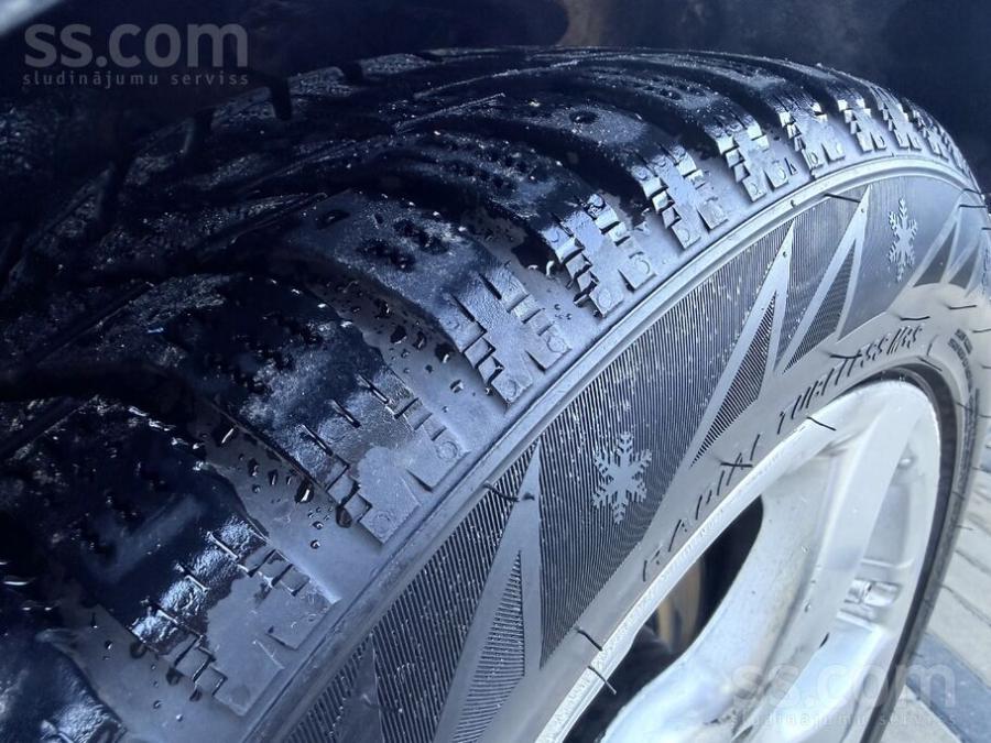 Pelēks Volvo S40 2004 Rīga, ar dzinēja tilpumu 1.90 L un nobraukumu 210 tūkst. km par 1150 €, foto 9 vietnē AUTOMOTO.COM.LV