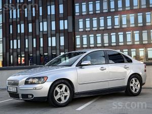 Pelēks Volvo S40 2004 Rīga, ar dzinēja tilpumu 2.00 L un nobraukumu 342 tūkst. km par 2250 €, foto 3 vietnē AUTOMOTO.COM.LV
