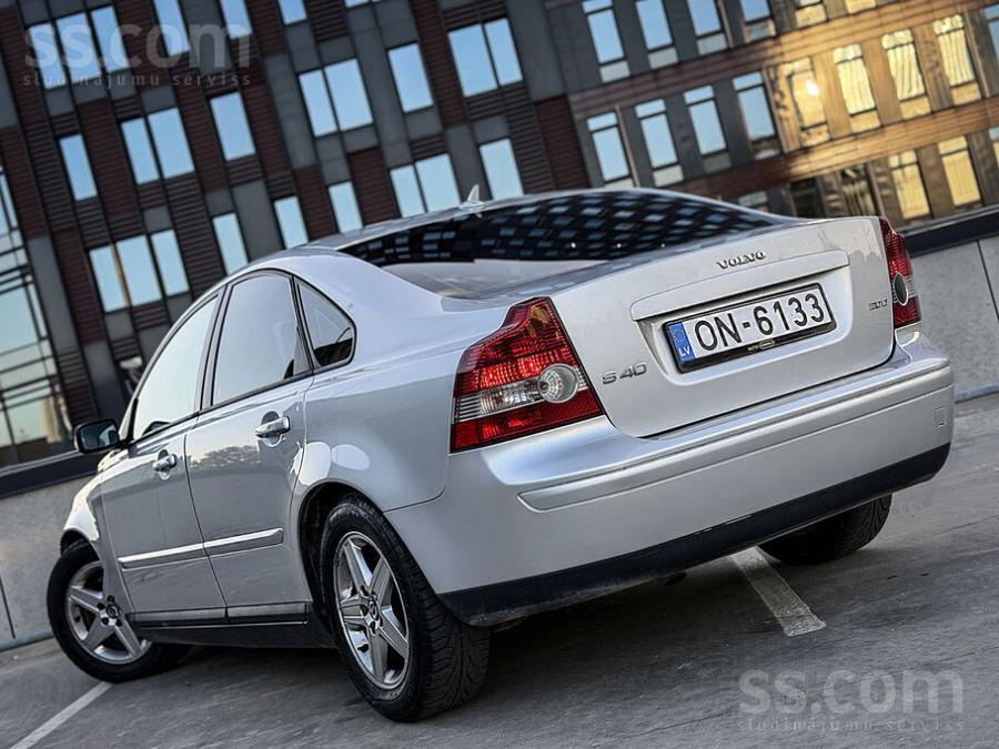Pelēks Volvo S40 2004 Rīga, ar dzinēja tilpumu 2.00 L un nobraukumu 342 tūkst. km par 2250 €, foto 4 vietnē AUTOMOTO.COM.LV