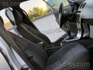 Pelēks Volvo S40 2004 Rīga, ar dzinēja tilpumu 2.00 L un nobraukumu 342 tūkst. km par 2250 €, foto 14 vietnē AUTOMOTO.COM.LV