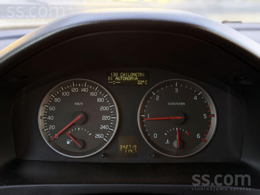 Pelēks Volvo S40 2004 Rīga, ar dzinēja tilpumu 2.00 L un nobraukumu 342 tūkst. km par 2250 €, foto 19 vietnē AUTOMOTO.COM.LV