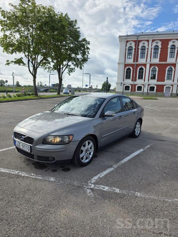 Pelēks Volvo S40 2004 Jelgava, ar dzinēja tilpumu 2.00 L un nobraukumu 342 tūkst. km par 1200 €, foto 8 vietnē AUTOMOTO.COM.LV