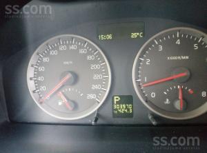 Grey Volvo S40 2004 in Riga, with an engine capacity of 2.40 L and mileage of 304 thousand km for 3499 €, photo 3 on AUTOMOTO.COM.LV