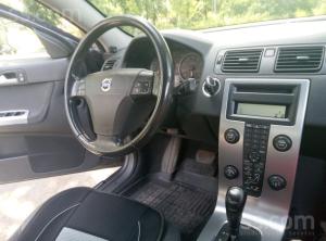 Grey Volvo S40 2004 in Riga, with an engine capacity of 2.40 L and mileage of 304 thousand km for 3499 €, photo 4 on AUTOMOTO.COM.LV