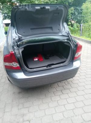 Grey Volvo S40 2004 in Riga, with an engine capacity of 2.40 L and mileage of 304 thousand km for 3499 €, photo 11 on AUTOMOTO.COM.LV