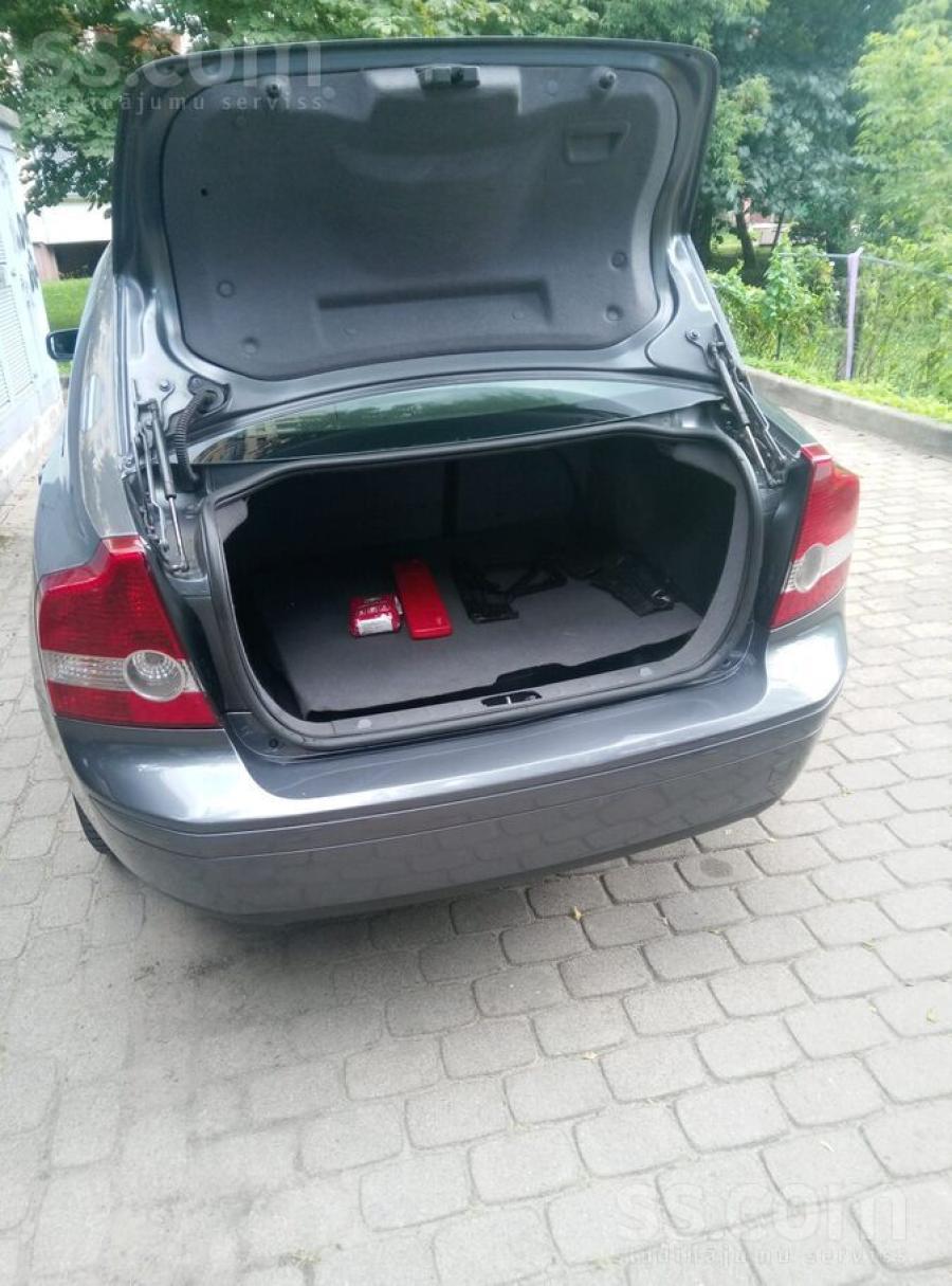 Grey Volvo S40 2004 in Riga, with an engine capacity of 2.40 L and mileage of 304 thousand km for 3499 €, photo 11 on AUTOMOTO.COM.LV
